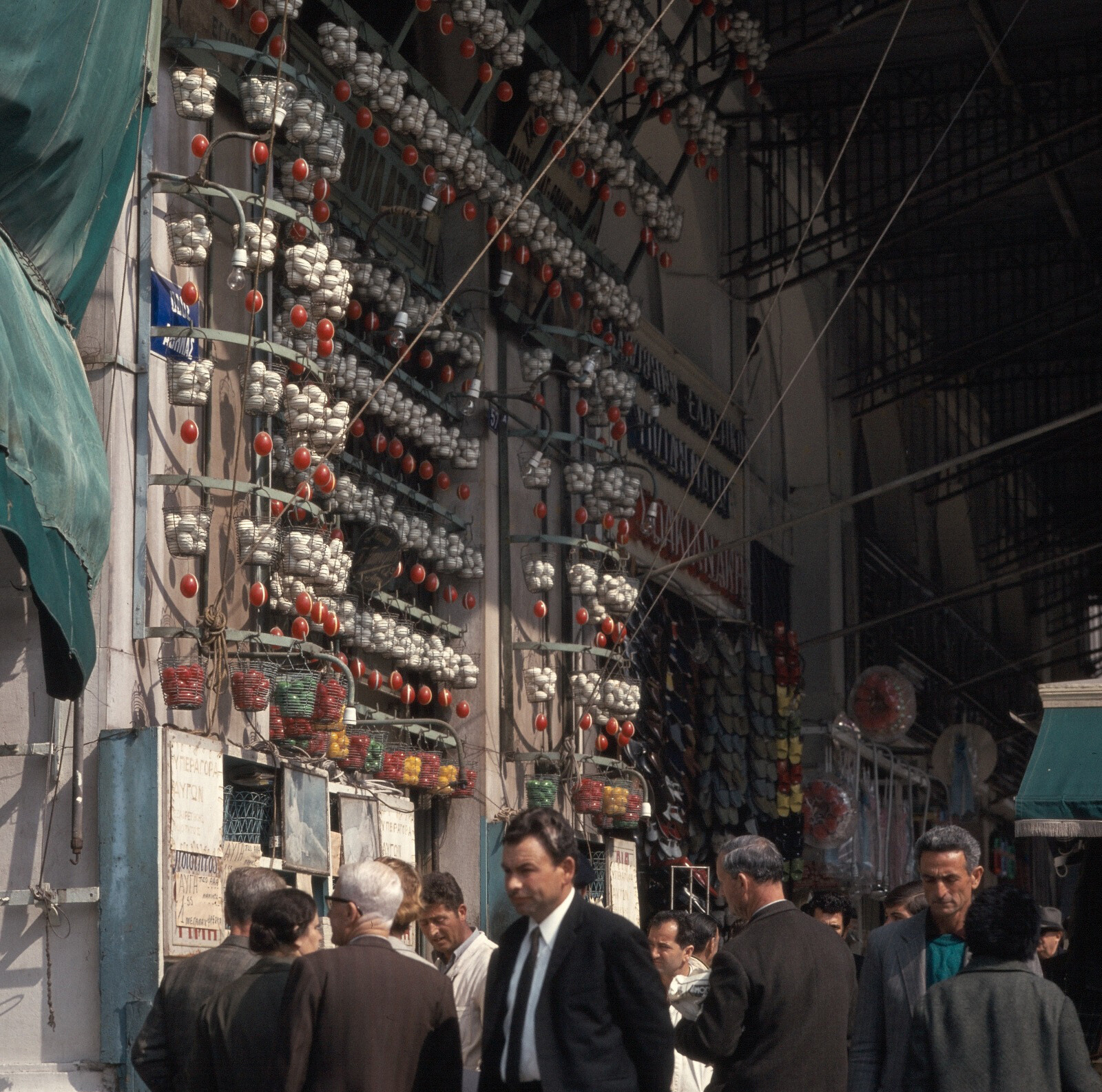 Η μυστική ιστορία της Ελλάδας σε μια φωτογραφική σελίδα στο Facebook | LiFO